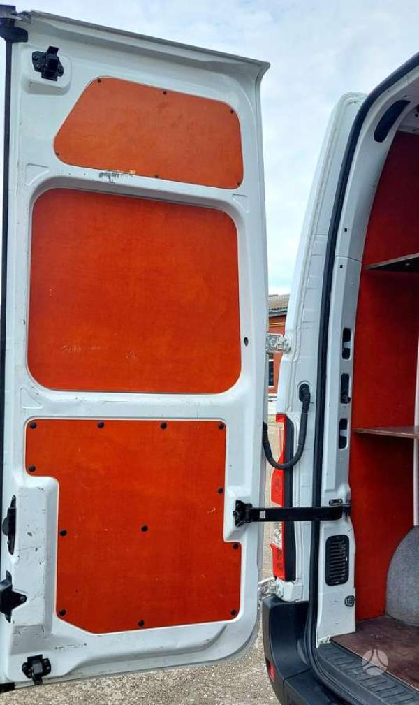 White Renault Master 2022 in Kaunas, with an engine capacity of 2.30 L and mileage of 342 thousand km for 21050 €, photo 11 on AUTOMOTO.COM.LV