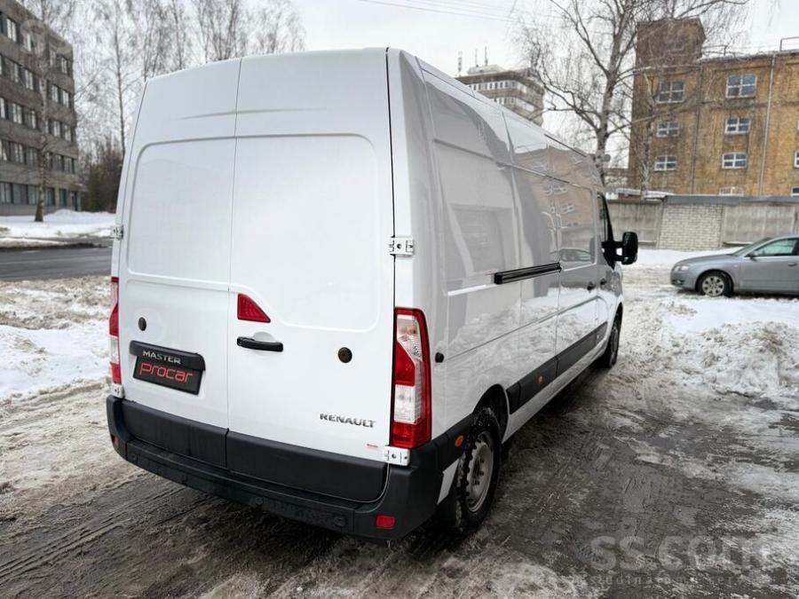 White Renault Master 2022 in Riga, with an engine capacity of 2.30 L and mileage of 104 thousand km for 21500 €, photo 4 on AUTOMOTO.COM.LV