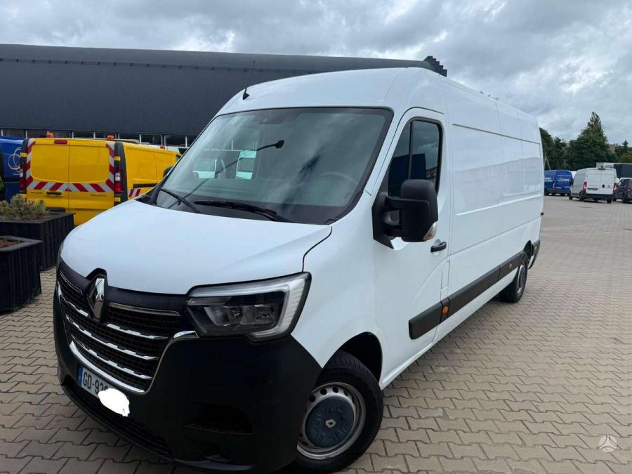 White Renault Master 2022 in Kaunas, with an engine capacity of 2.30 L and mileage of 233 thousand km for 8760 €, photo 3 on AUTOMOTO.COM.LV