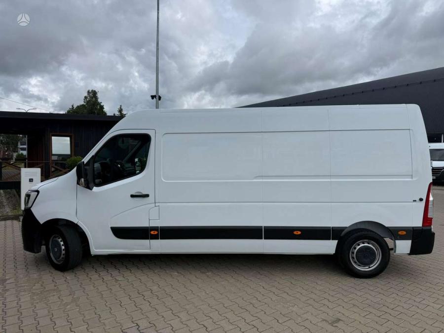 White Renault Master 2022 in Kaunas, with an engine capacity of 2.30 L and mileage of 233 thousand km for 8760 €, photo 5 on AUTOMOTO.COM.LV