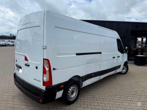 White Renault Master 2022 in Kaunas, with an engine capacity of 2.30 L and mileage of 233 thousand km for 8760 €, photo 9 on AUTOMOTO.COM.LV