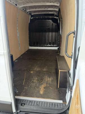 White Renault Master 2022 in Kaunas, with an engine capacity of 2.30 L and mileage of 233 thousand km for 8760 €, photo 12 on AUTOMOTO.COM.LV