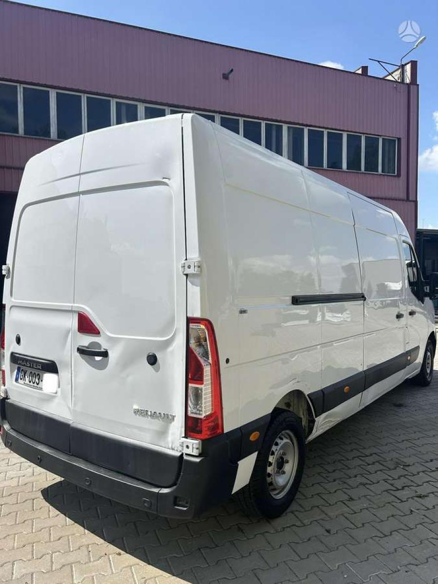 White Renault Master 2022 in Kaunas, with an engine capacity of 2.30 L and mileage of 221 thousand km for 7900 €, photo 6 on AUTOMOTO.COM.LV