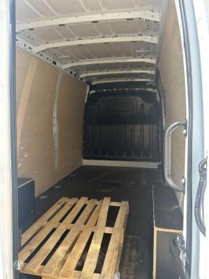White Renault Master 2022 in Kaunas, with an engine capacity of 2.30 L and mileage of 221 thousand km for 7900 €, photo 8 on AUTOMOTO.COM.LV
