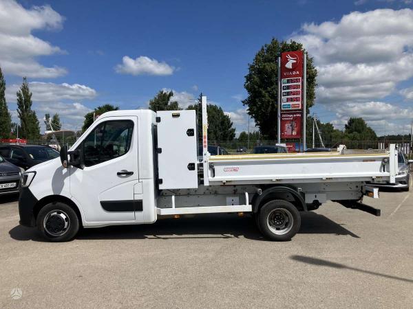 White Renault Master 2022 in Taurage, with an engine capacity of 2.30 L and mileage of 44 thousand km for 19700 €, photo 3 on AUTOMOTO.COM.LV