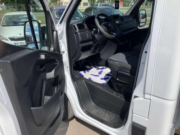 White Renault Master 2022 in Taurage, with an engine capacity of 2.30 L and mileage of 44 thousand km for 19700 €, photo 9 on AUTOMOTO.COM.LV