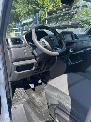 White Renault Master 2022 in Kaunas, with an engine capacity of 2.30 L and mileage of 187 thousand km for 7850 €, photo 9 on AUTOMOTO.COM.LV