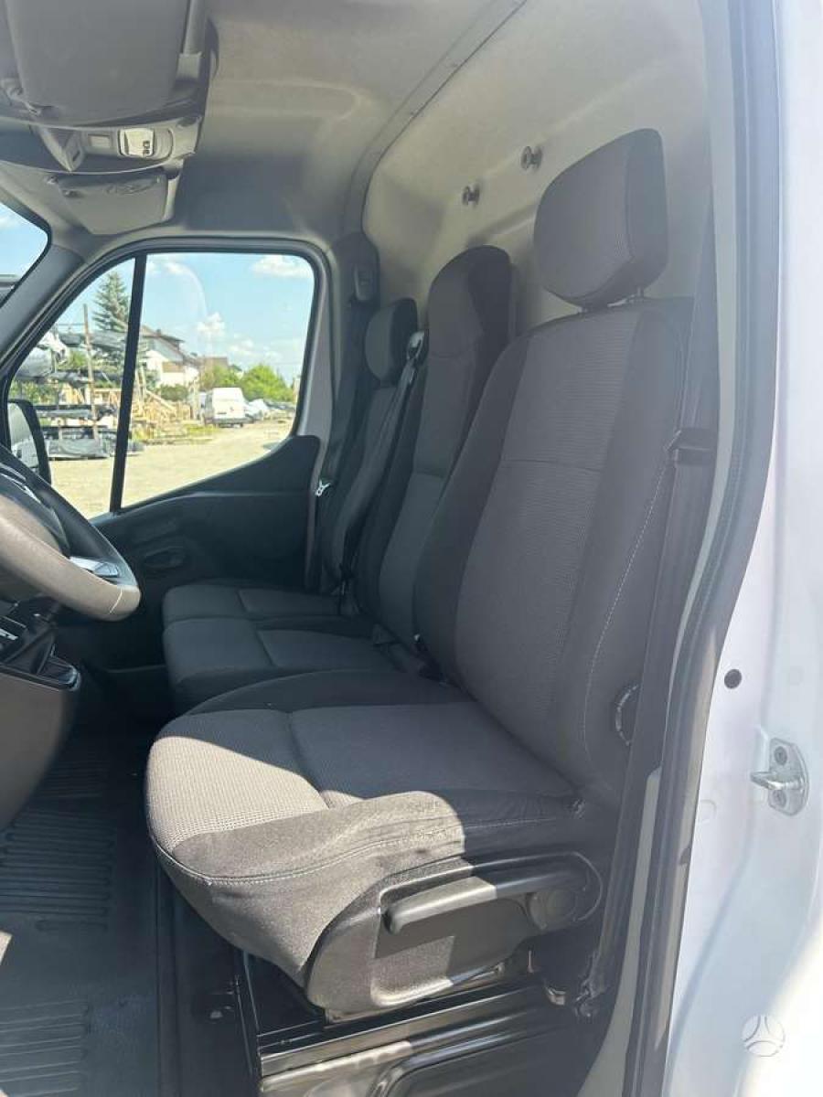 White Renault Master 2022 in Kaunas, with an engine capacity of 2.30 L and mileage of 187 thousand km for 7850 €, photo 10 on AUTOMOTO.COM.LV