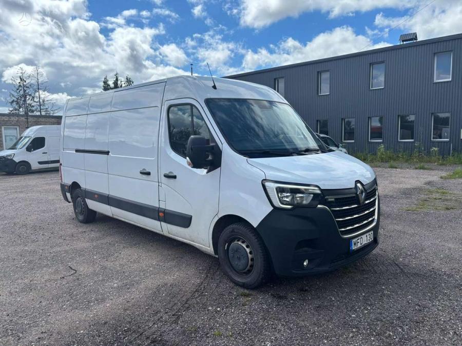 White Renault Master 2022 in Kaunas, with an engine capacity of 2.30 L and mileage of 118 thousand km for 15500 €, photo 3 on AUTOMOTO.COM.LV