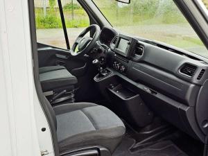 White Renault Master 2022 in Klaipeda, with an engine capacity of 2.30 L and mileage of 730 thousand km for 9900 €, photo 7 on AUTOMOTO.COM.LV