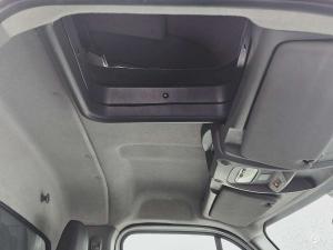 White Renault Master 2022 in Klaipeda, with an engine capacity of 2.30 L and mileage of 730 thousand km for 9900 €, photo 8 on AUTOMOTO.COM.LV