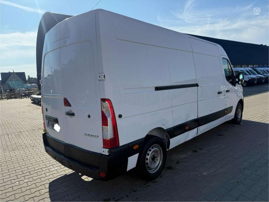 White Renault Master 2022 in Kaunas, with an engine capacity of 2.30 L and mileage of 192 thousand km for 8950 €, photo 10 on AUTOMOTO.COM.LV