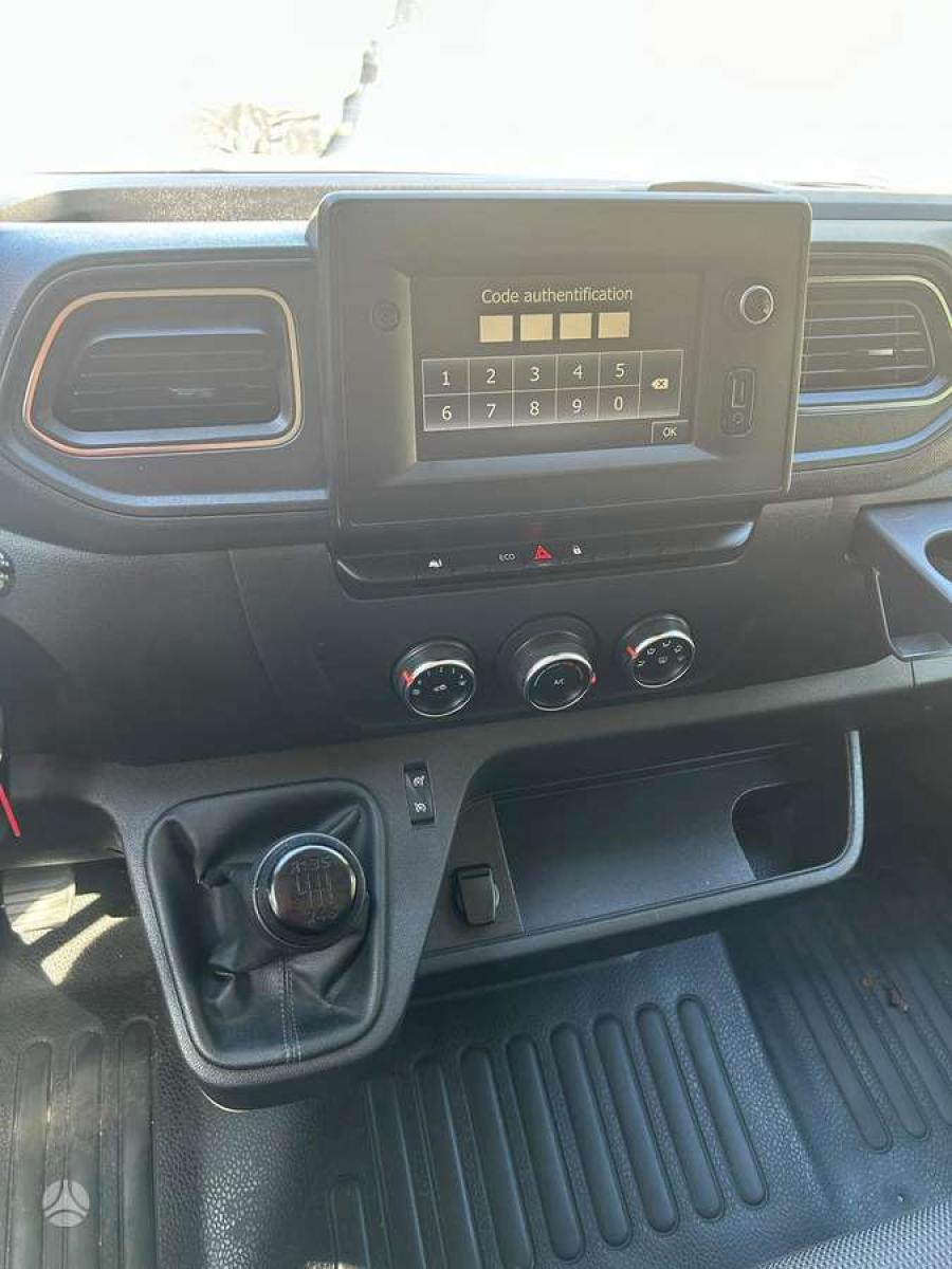 Balts Renault Master 2022 Kauņa, ar dzinēja tilpumu 2.30 L un nobraukumu 257 tūkst. km par 7500 €, foto 12 vietnē AUTOMOTO.COM.LV