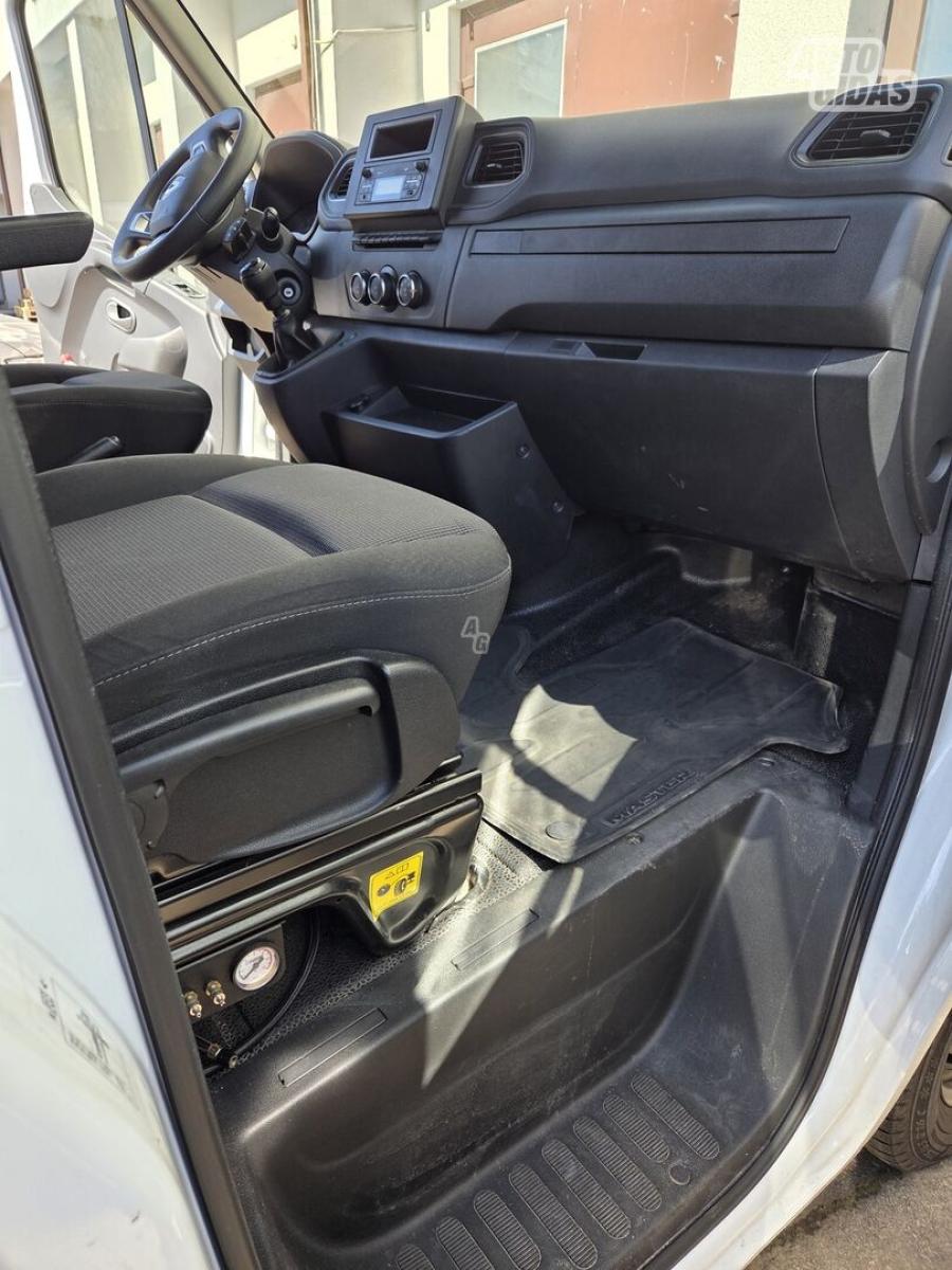 Balts Renault Master 2023 Kauņa, ar dzinēja tilpumu 2.30 L un nobraukumu 383 tūkst. km par 12000 €, foto 9 vietnē AUTOMOTO.COM.LV