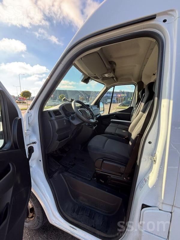 Renault Master 2023 in Riga on AUTOMOTO.COM.LV White Renault Master 2023 in Riga, with an engine capacity of 2.30 L and mileage of 178 thousand km for 20500 €, photo 9 on AUTOMOTO.COM.LV