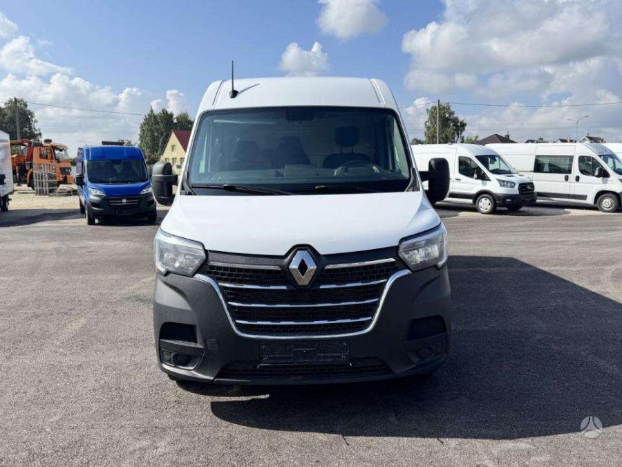 White Renault Master 2024 in Radviliskis, with an engine capacity of 2.30 L and mileage of 194 thousand km for 15669 €, photo 3 on AUTOMOTO.COM.LV