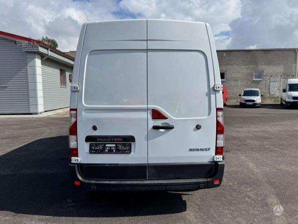 White Renault Master 2024 in Radviliskis, with an engine capacity of 2.30 L and mileage of 194 thousand km for 15669 €, photo 6 on AUTOMOTO.COM.LV