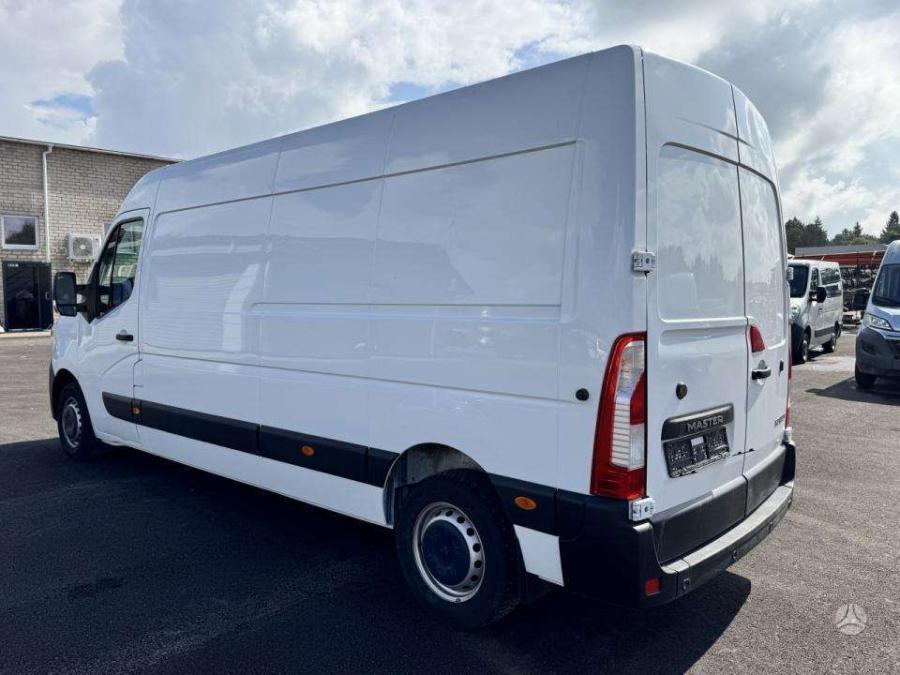 White Renault Master 2024 in Radviliskis, with an engine capacity of 2.30 L and mileage of 194 thousand km for 15669 €, photo 8 on AUTOMOTO.COM.LV
