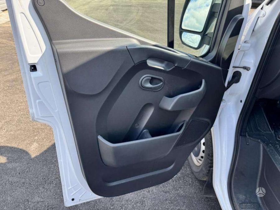 White Renault Master 2024 in Radviliskis, with an engine capacity of 2.30 L and mileage of 194 thousand km for 15669 €, photo 11 on AUTOMOTO.COM.LV