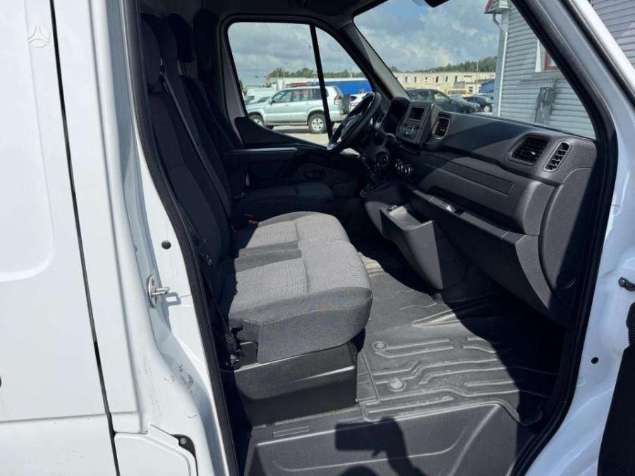 White Renault Master 2024 in Radviliskis, with an engine capacity of 2.30 L and mileage of 194 thousand km for 15669 €, photo 13 on AUTOMOTO.COM.LV