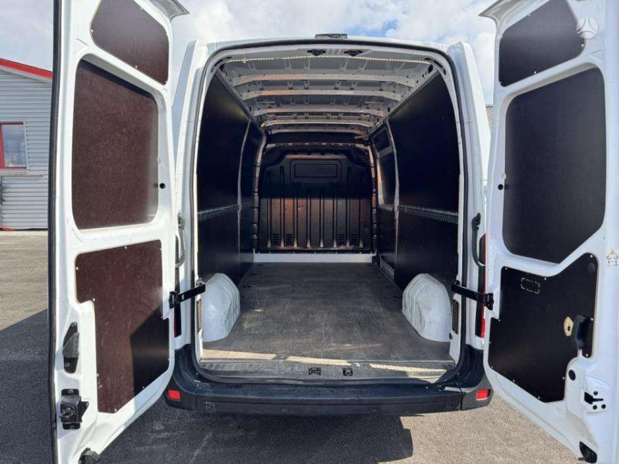 White Renault Master 2024 in Radviliskis, with an engine capacity of 2.30 L and mileage of 194 thousand km for 15669 €, photo 16 on AUTOMOTO.COM.LV