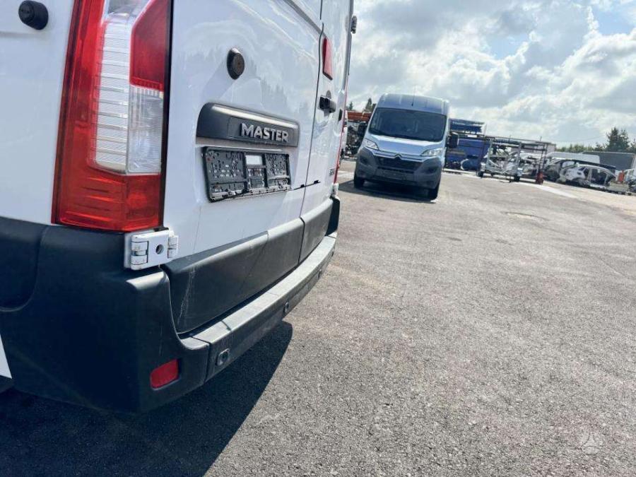 White Renault Master 2024 in Radviliskis, with an engine capacity of 2.30 L and mileage of 194 thousand km for 15669 €, photo 24 on AUTOMOTO.COM.LV