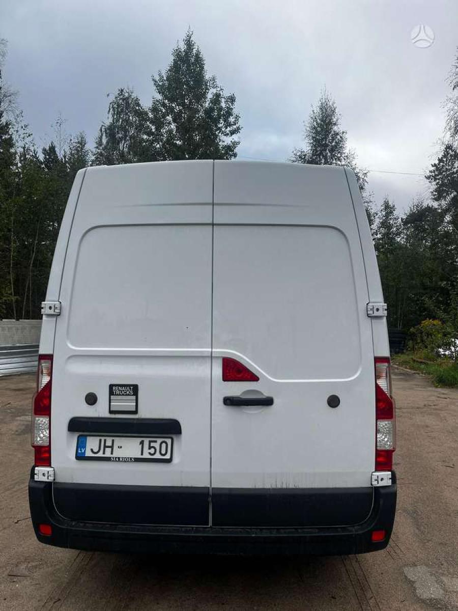White Renault Master 2024 in Riga, with an engine capacity of 2.30 L and mileage of 357 thousand km for 10900 €, photo 5 on AUTOMOTO.COM.LV