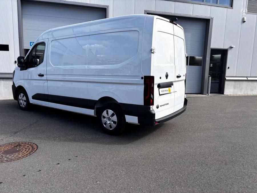 White Renault Master 2025 in Vilnius, with an engine capacity of 2.00 L and mileage of 4 thousand km for 31000 €, photo 5 on AUTOMOTO.COM.LV