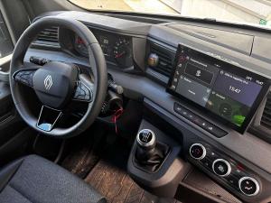 White Renault Master 2025 in Vilnius, with an engine capacity of 2.00 L and mileage of 4 thousand km for 31000 €, photo 9 on AUTOMOTO.COM.LV