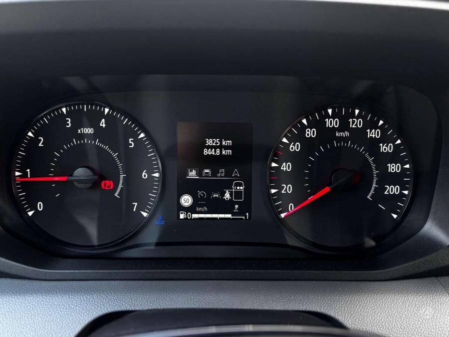White Renault Master 2025 in Vilnius, with an engine capacity of 2.00 L and mileage of 4 thousand km for 31000 €, photo 17 on AUTOMOTO.COM.LV