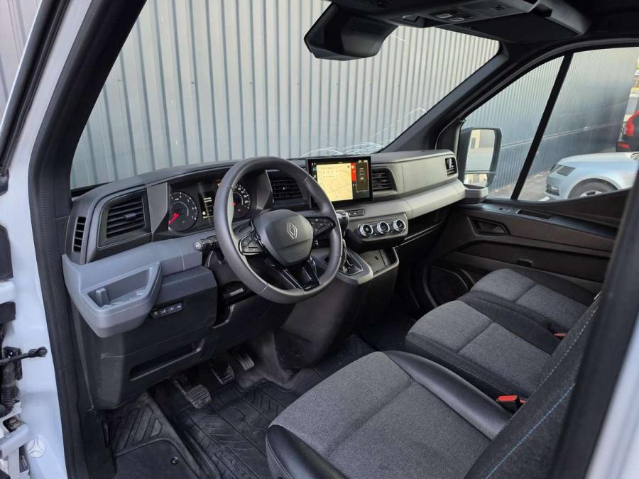White Renault Master 2025 in Kaunas, with an engine capacity of 2.00 L and mileage of 48 thousand km for 20900 €, photo 22 on AUTOMOTO.COM.LV
