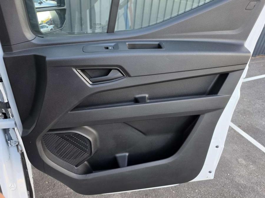 White Renault Master 2025 in Kaunas, with an engine capacity of 2.00 L and mileage of 48 thousand km for 20900 €, photo 26 on AUTOMOTO.COM.LV