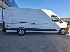 White Renault Master 2026 in Liepaja, with an engine capacity of 2.00 L and mileage of 48 thousand km for 47795 €, photo 5 on AUTOMOTO.COM.LV
