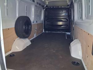 White Renault Master 2026 in Liepaja, with an engine capacity of 2.00 L and mileage of 48 thousand km for 47795 €, photo 11 on AUTOMOTO.COM.LV