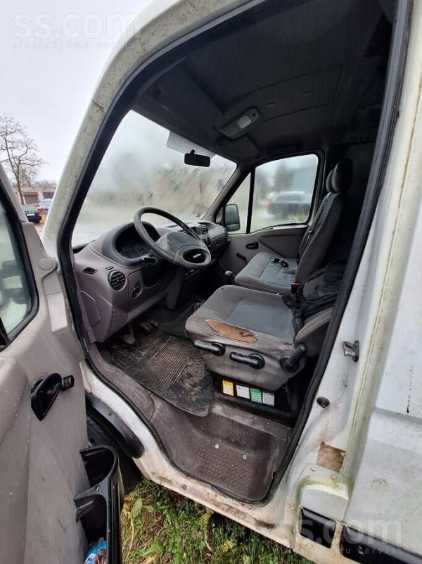 Balts Renault Master 2002 Bauska, ar dzinēja tilpumu 1.90 L un nobraukumu 400 tūkst. km par 450 €, foto 2 vietnē AUTOMOTO.COM.LV