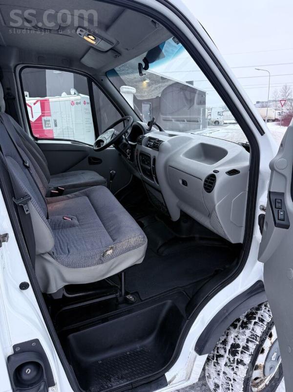 Balts Renault Master 2002 Rīga, ar dzinēja tilpumu 2.80 L un nobraukumu 277 tūkst. km par 4900 €, foto 6 vietnē AUTOMOTO.COM.LV