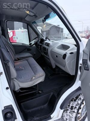 White Renault Master 2002 in Riga, with an engine capacity of 2.80 L and mileage of 277 thousand km for 4900 €, photo 6 on AUTOMOTO.COM.LV