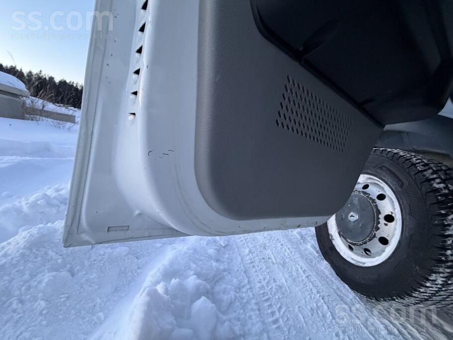 Balts Renault Master 2002 Jelgava, ar dzinēja tilpumu 2.20 L un nobraukumu 301 tūkst. km par 5500 €, foto 18 vietnē AUTOMOTO.COM.LV