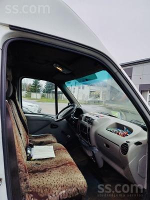 Balts Renault Master 2003 Rīga, ar dzinēja tilpumu 2.20 L un nobraukumu 609 tūkst. km par 2200 €, foto 4 vietnē AUTOMOTO.COM.LV