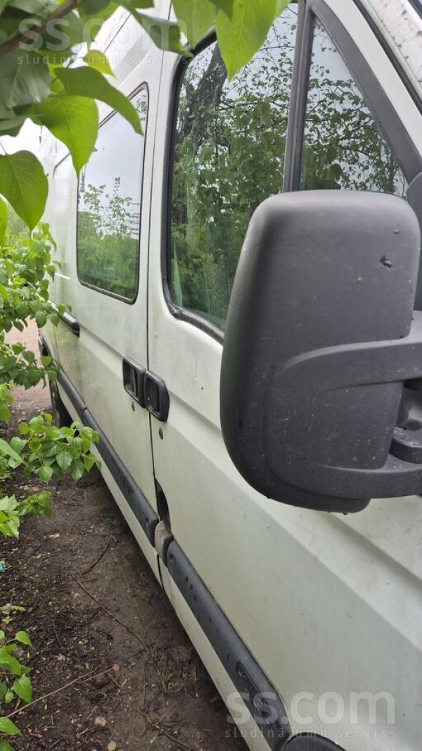 White Renault Master 2004 in Cesis, with an engine capacity of 2.50 L and mileage of 630 thousand km for 550 €, photo 3 on AUTOMOTO.COM.LV