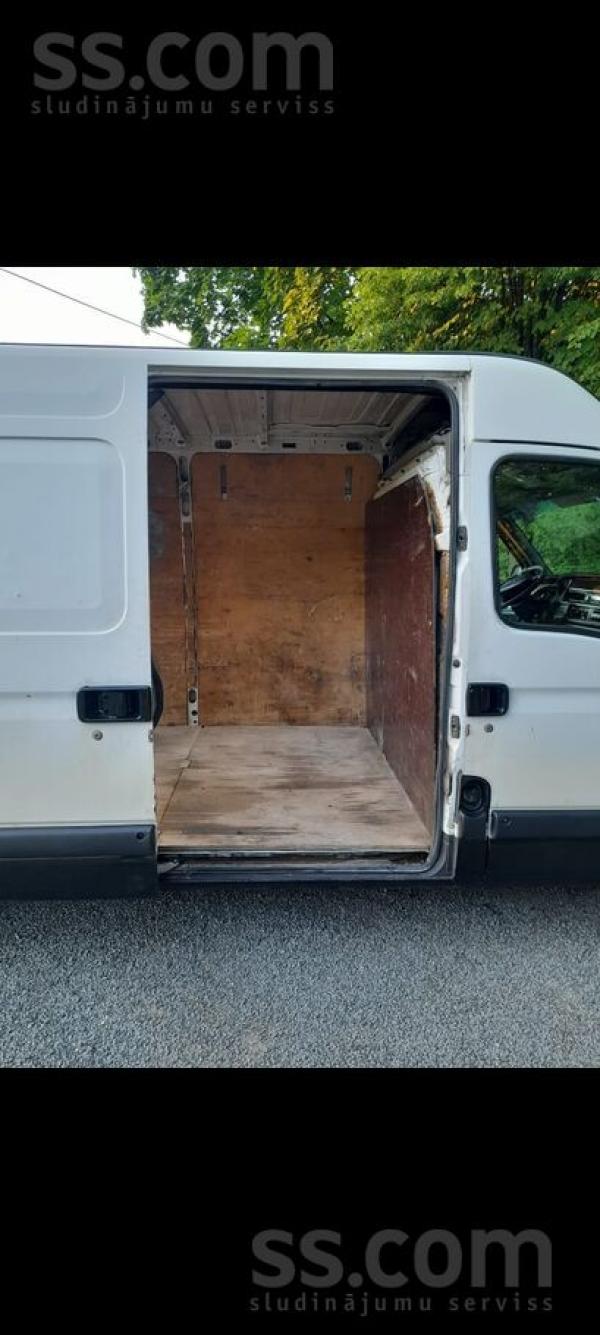 Balts Renault Master 2004 Rīga, ar dzinēja tilpumu 2.50 L un nobraukumu 354 tūkst. km par 1600 €, foto 3 vietnē AUTOMOTO.COM.LV
