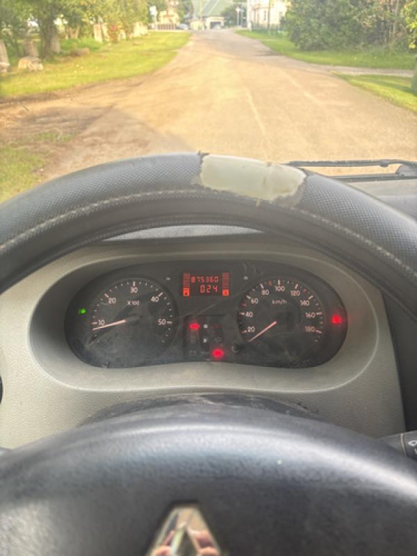 White Renault Master 2004 in Kohtla-Jarve, with an engine capacity of 2.50 L and mileage of 0 thousand km for 1550 €, photo 9 on AUTOMOTO.COM.LV