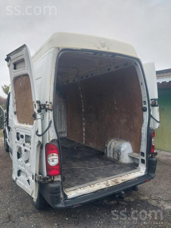 Balts Renault Master 2005 Rīga, ar dzinēja tilpumu 2.50 L un nobraukumu 394 tūkst. km par 3350 €, foto 5 vietnē AUTOMOTO.COM.LV