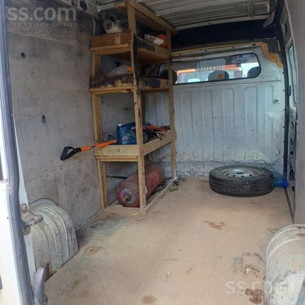 White Renault Master 2005 in Jekabpils, with an engine capacity of 2.50 L and mileage of 541 thousand km for 980 €, photo 3 on AUTOMOTO.COM.LV