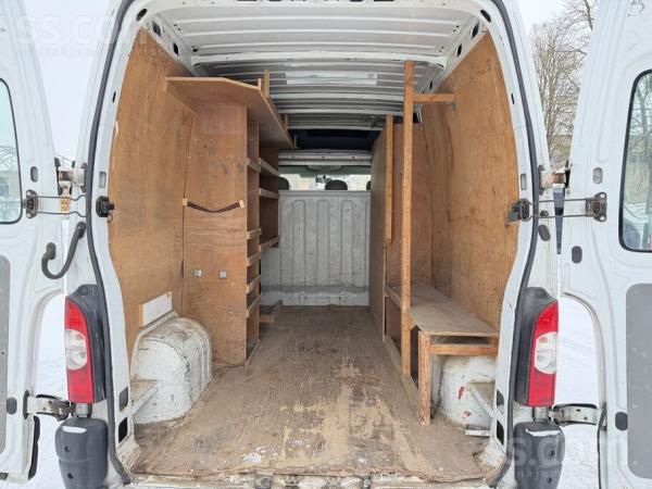 White Renault Master 2006 in Jelgava, with an engine capacity of 2.50 L and mileage of 261 thousand km for 4900 €, photo 9 on AUTOMOTO.COM.LV