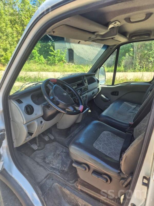 White Renault Master 2007 in Ludza, with an engine capacity of 2.50 L and mileage of 325 thousand km for 2500 €, photo 4 on AUTOMOTO.COM.LV