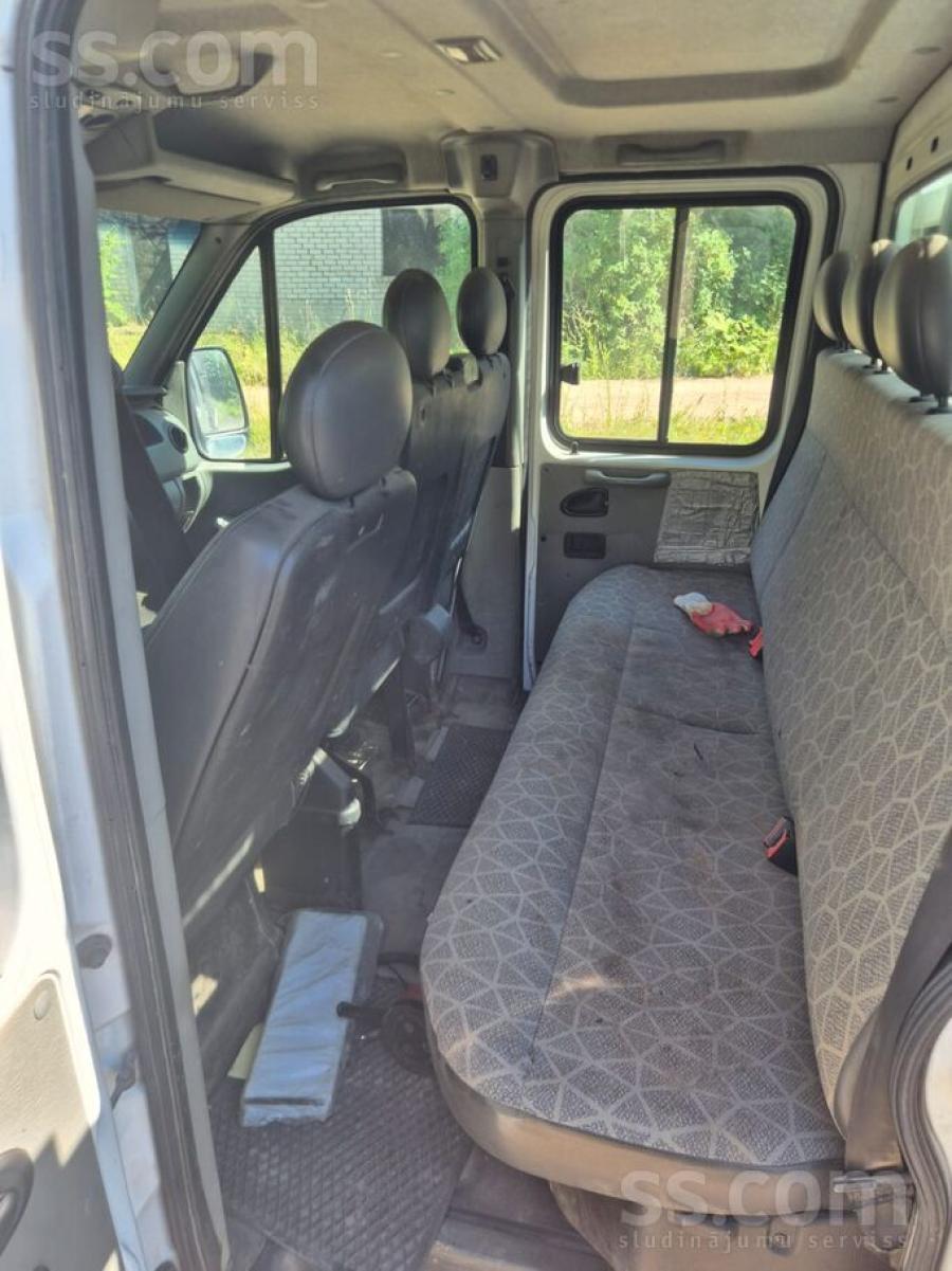 White Renault Master 2007 in Ludza, with an engine capacity of 2.50 L and mileage of 325 thousand km for 2500 €, photo 6 on AUTOMOTO.COM.LV