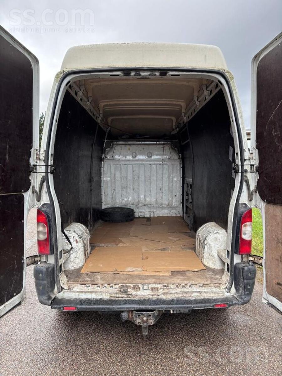 White Renault Master 2007 in Riga, with an engine capacity of 2.50 L and mileage of 275 thousand km for 1150 €, photo 4 on AUTOMOTO.COM.LV
