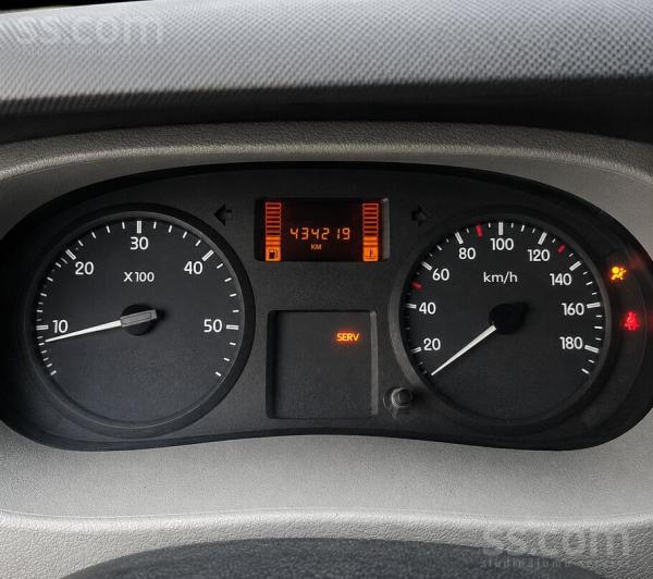 White Renault Master 2008 in Jekabpils, with an engine capacity of 2.50 L and mileage of 434 thousand km for 1990 €, photo 5 on AUTOMOTO.COM.LV
