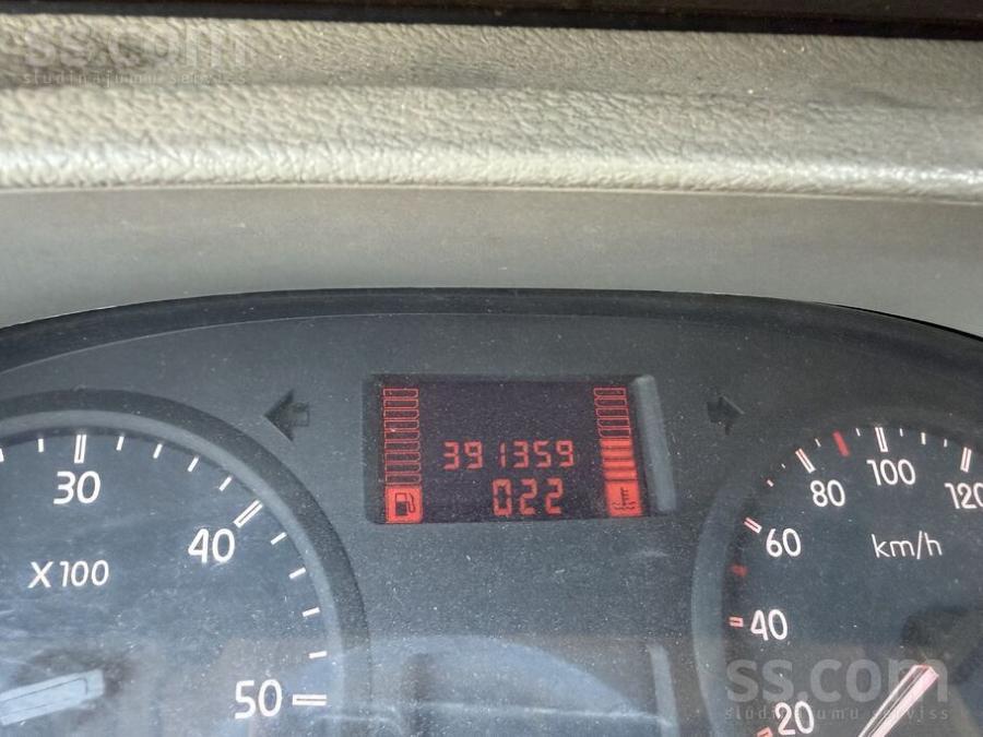 White Renault Master 2009 in Jelgava, with an engine capacity of 2.50 L and mileage of 391 thousand km for 4100 €, photo 17 on AUTOMOTO.COM.LV